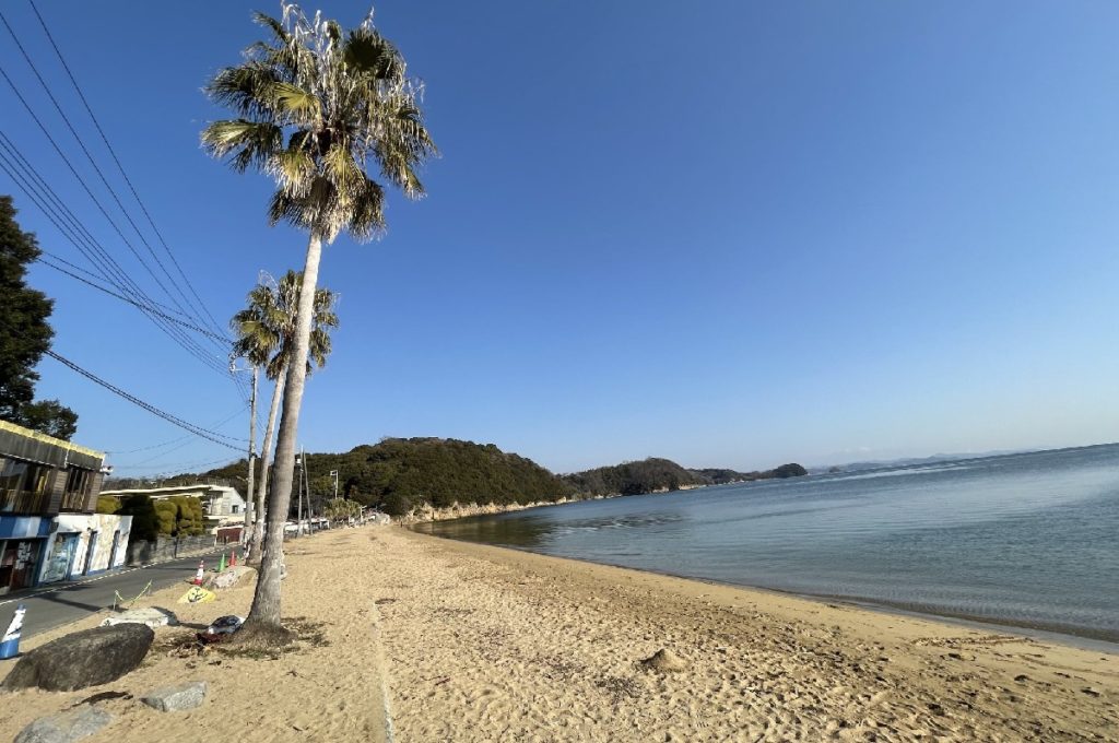 牛窓海水浴場｜前島を望むおだやかな海水浴場【岡山県瀬戸内市】 | 岡山スタイル