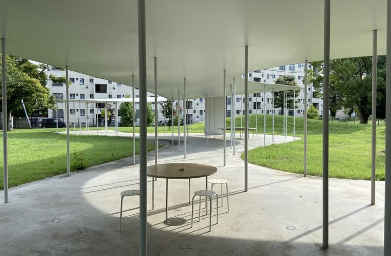 Jテラスカフェ（Junko Fukutake Terrace）｜岡山大学と地域を繋ぐ芸術作品のテラス【岡山市北区】 | 岡山スタイル