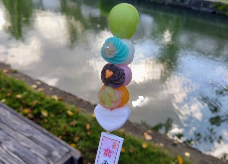 おざきや美観地区店｜可愛い団子が人気！食べ歩きにぴったりな老舗の練り物店【倉敷市】 | 岡山スタイル